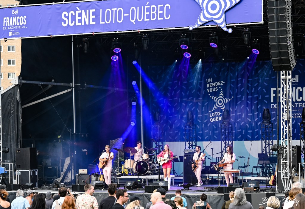 Premières Francos extérieures pour Léa Jarry et Luce Dufault - BP Arts ...