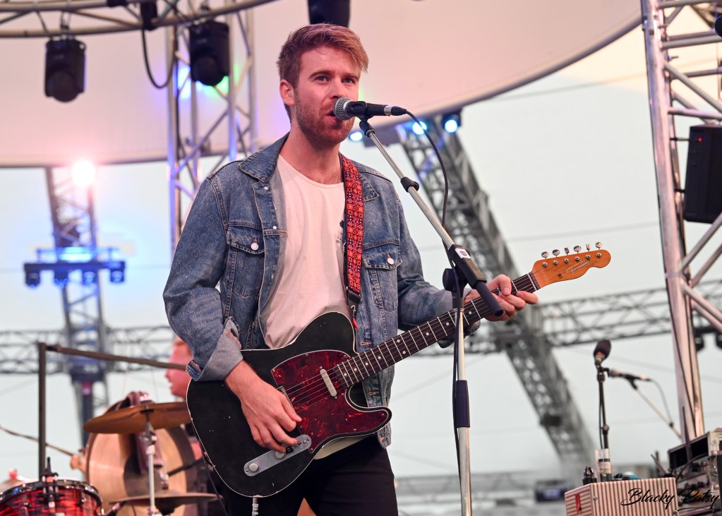 Une soirée country à iO Expérience avec Brittany Kennell, Guillaume ...