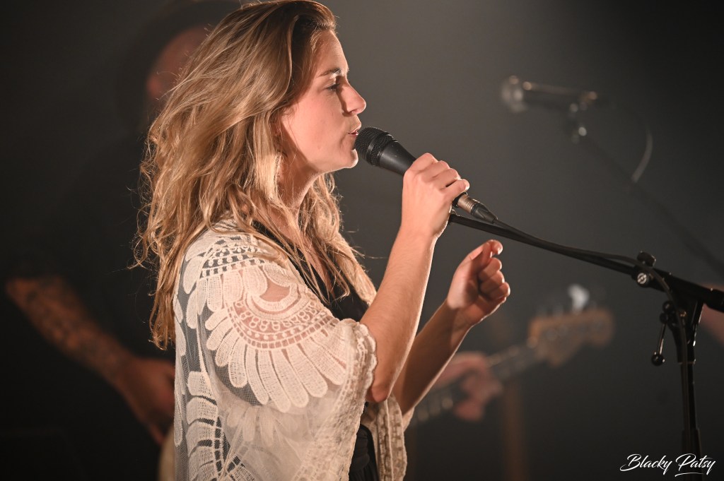 Lancement réussi pour l’album de Mylène Vallée - BP Arts Média