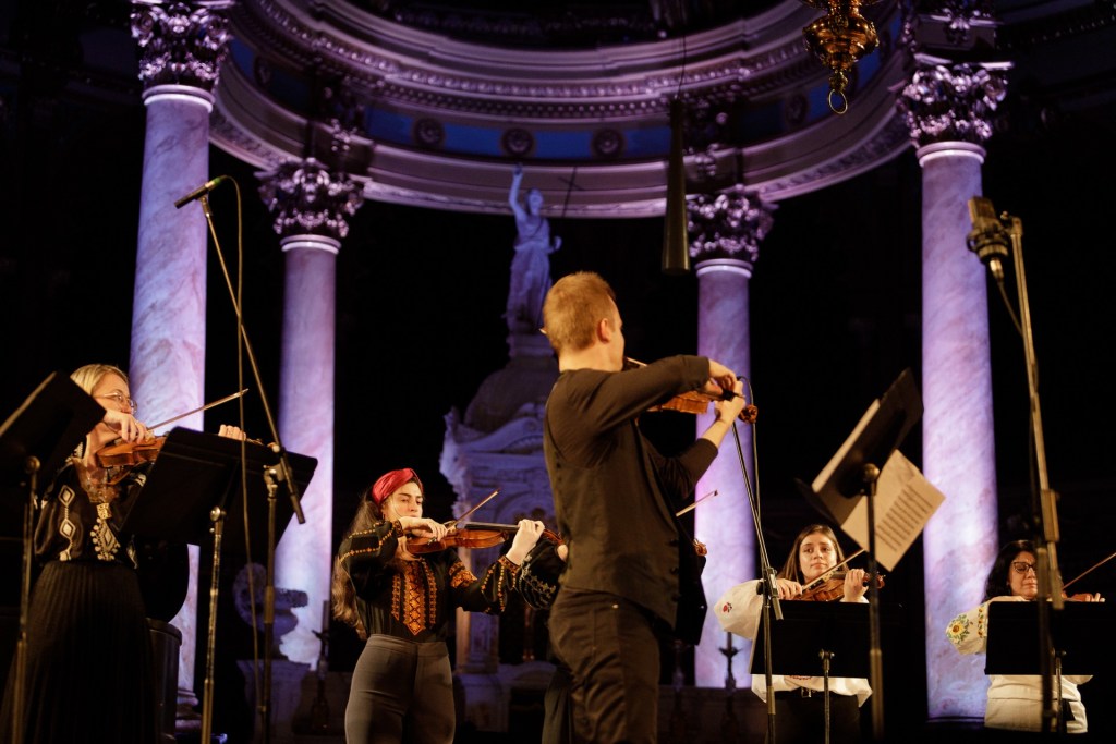 Des artistes montréalais réunis en aide aux orphelins d’Ukraine - BP ...