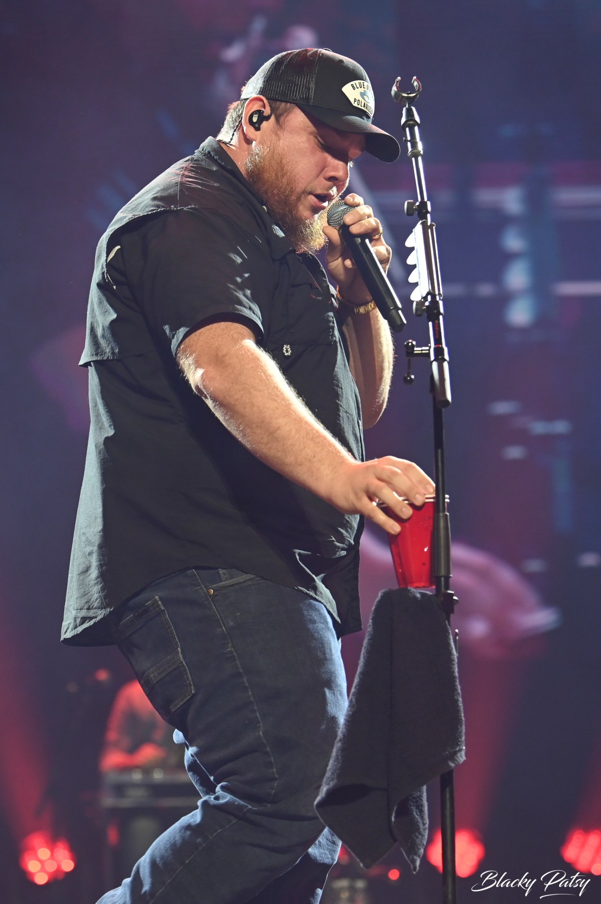 Une vague d’amour à Montréal pour Luke Combs - BP Arts Média