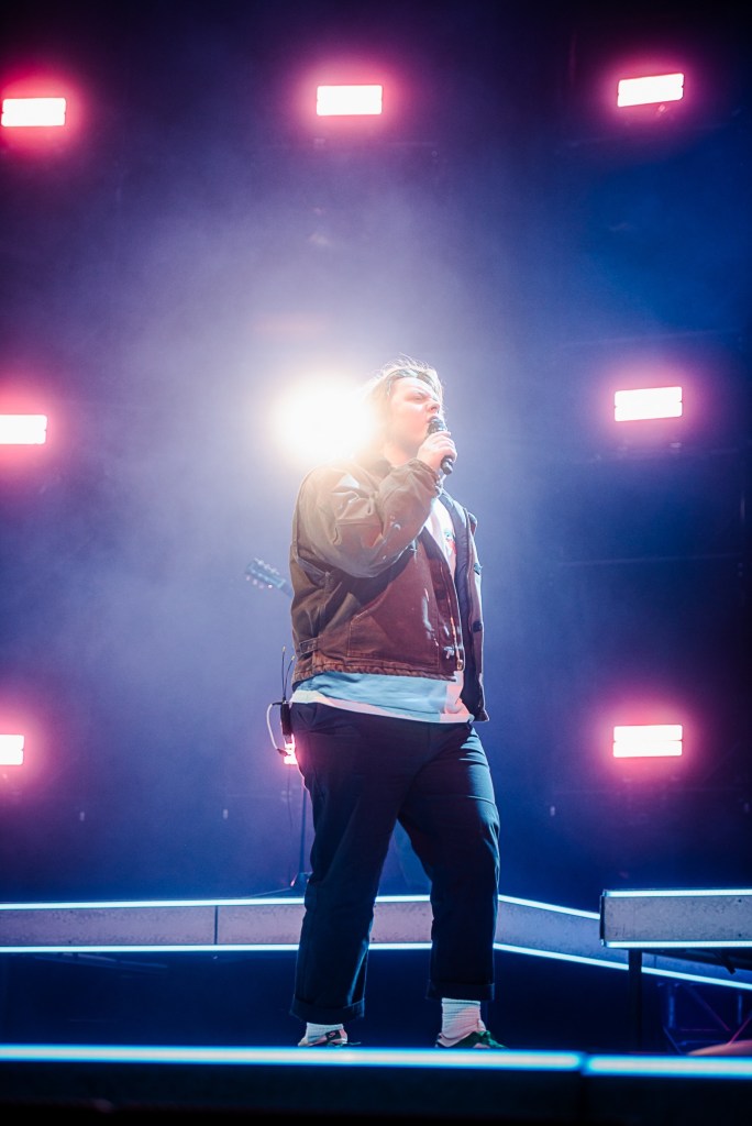 Lewis Capaldi se livre à la Place Bell - BP Arts Média