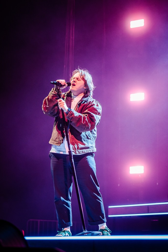 Lewis Capaldi se livre à la Place Bell - BP Arts Média