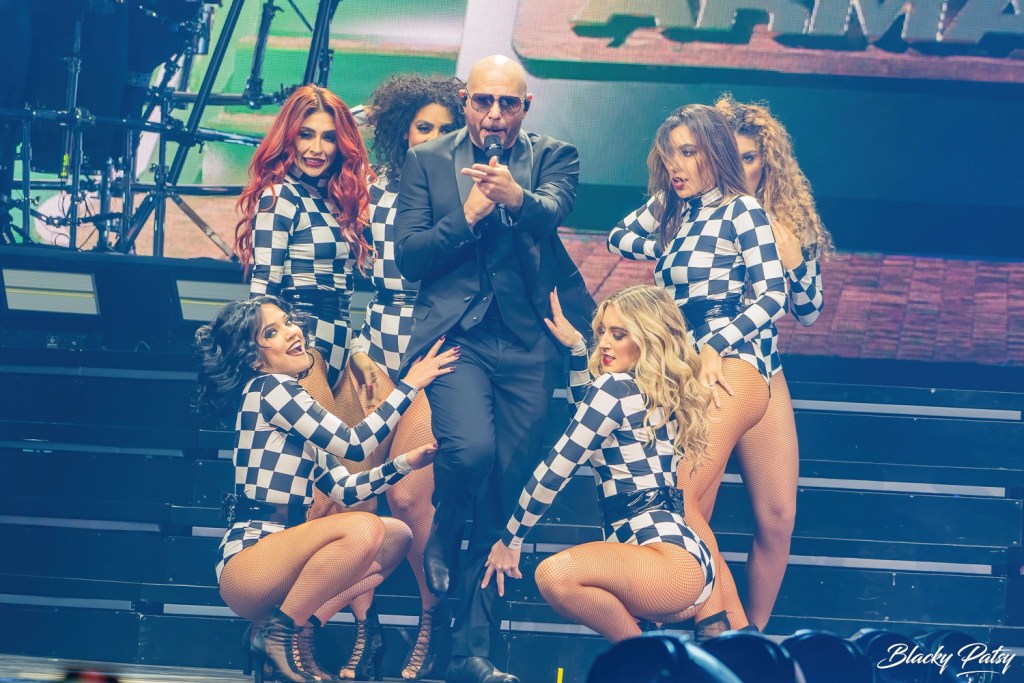 Une vague d’amour et de chaleur avec la Trilogy Tour (Pitbull, Enrique ...