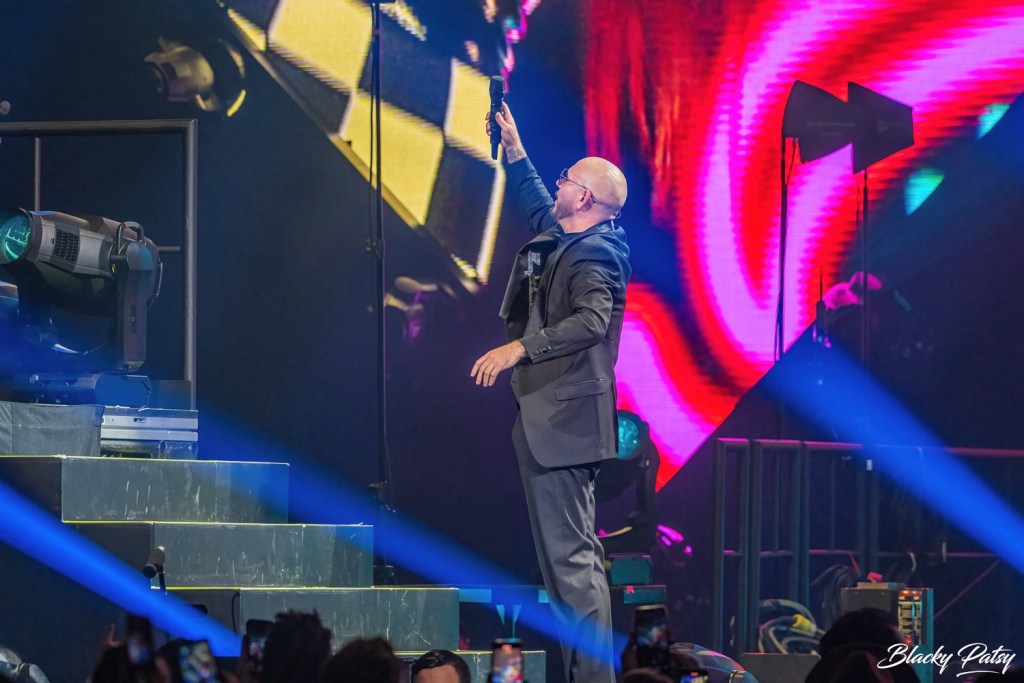 Une vague d’amour et de chaleur avec la Trilogy Tour (Pitbull, Enrique ...