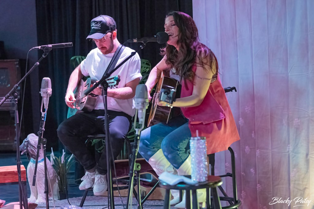 On découvre Pink Collar avec Brittany Kennell - BP Arts Média