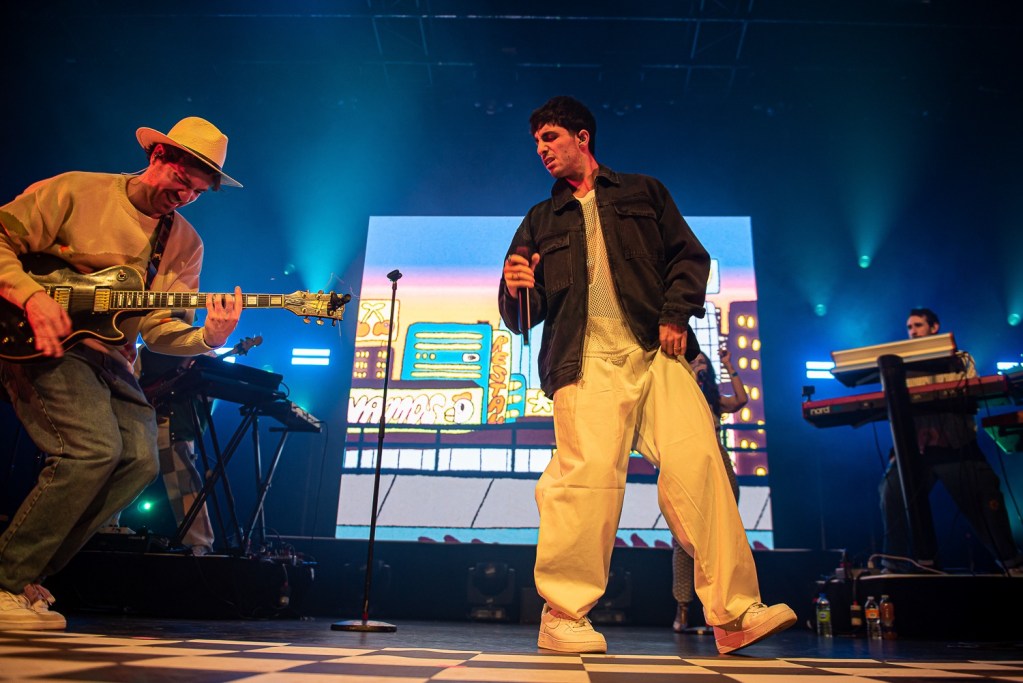 [Photos] Clay and Friends fait vibrer le MTELUS - BP Arts Média