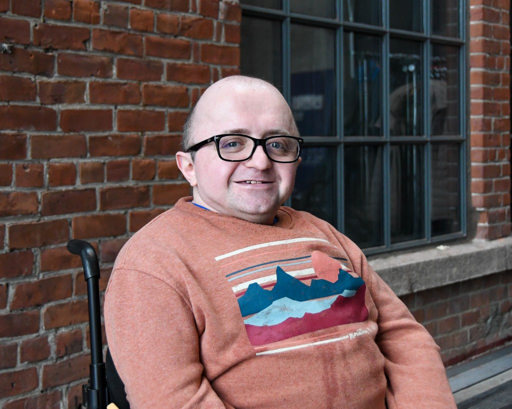 VESTIAIRES; une incursion utile dans l'univers de personnes en ...