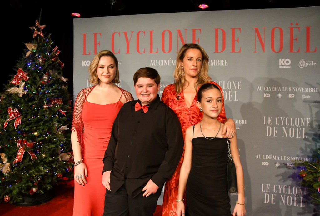 Nos photos du tapis rouge du film Le cyclone de Noël - BP Arts Média