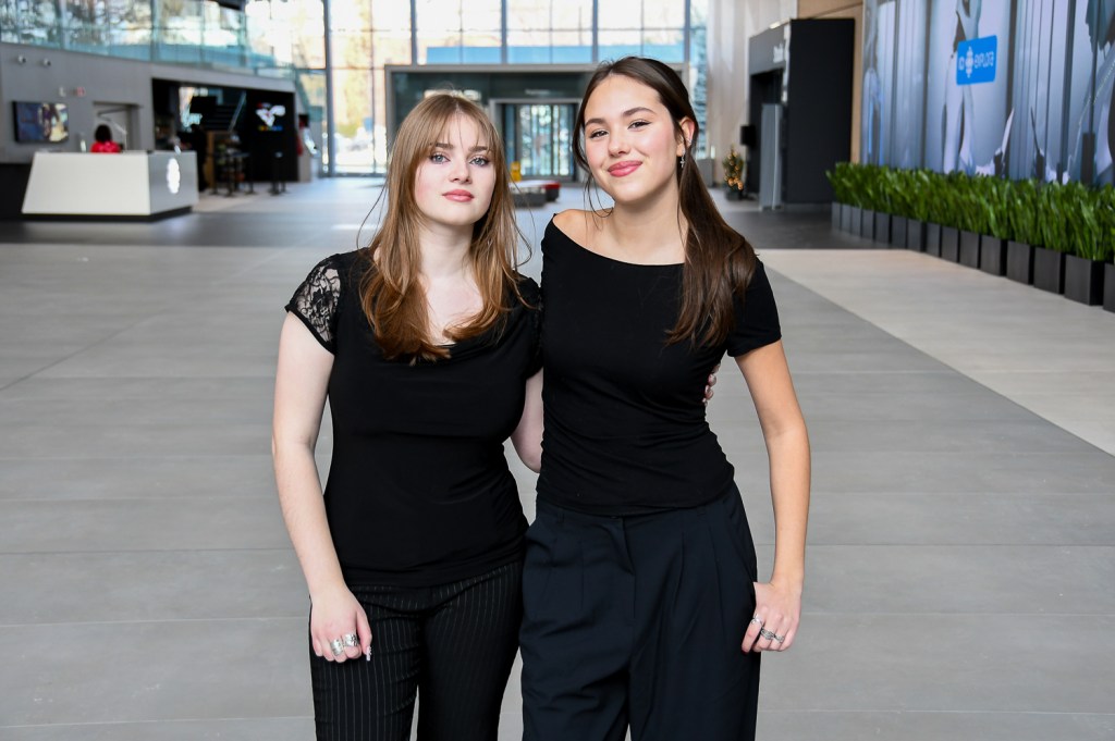 Rosalie Loiselle et Jasmine Lemée; deux actrices, deux bonnes amies ...