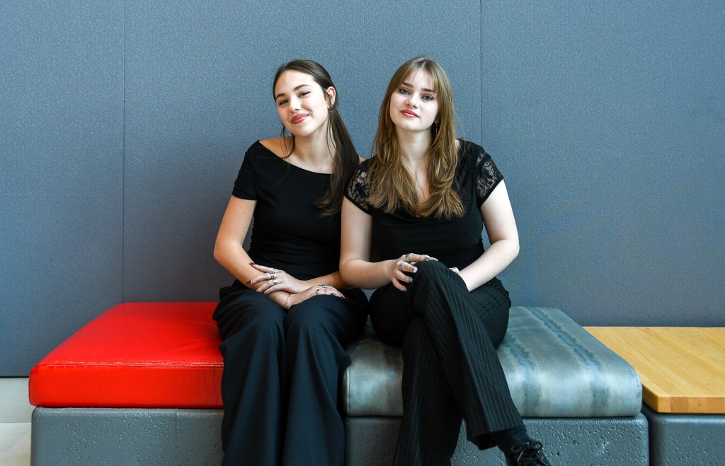 Rosalie Loiselle et Jasmine Lemée; deux actrices, deux bonnes amies ...