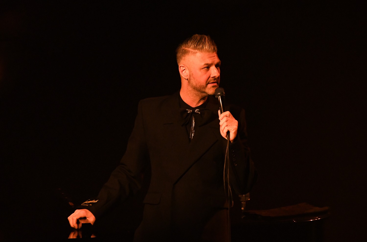 Pierre Lapointe envoûte son public avec ses Chansons démodées pour ceux ...