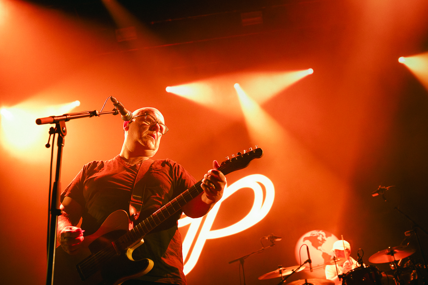 Pixies au MTELUS : en images, le passage électrisant du 8 juillet - BP ...