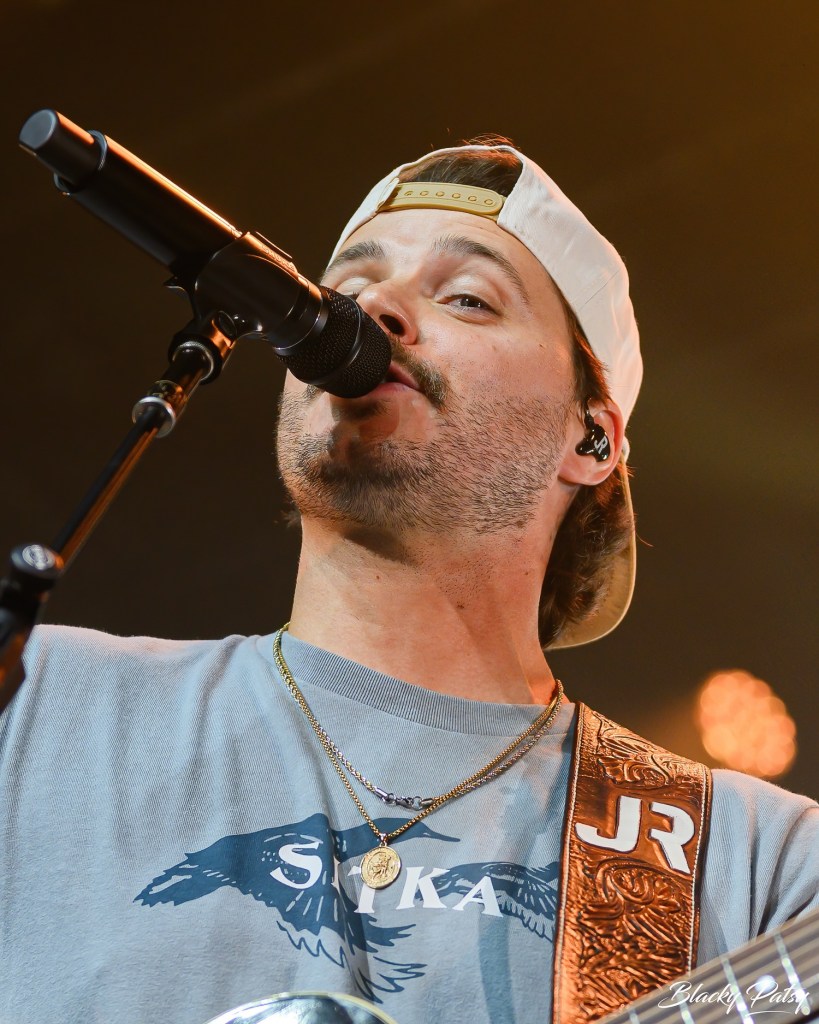 Josh Ross réchauffe le MTelus avec une soirée 100% country - BP Arts Média
